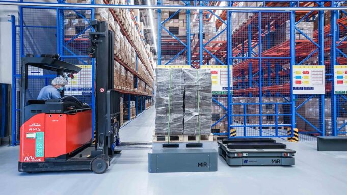 MiR presentó sistema automatizado de almacenamiento con Modula